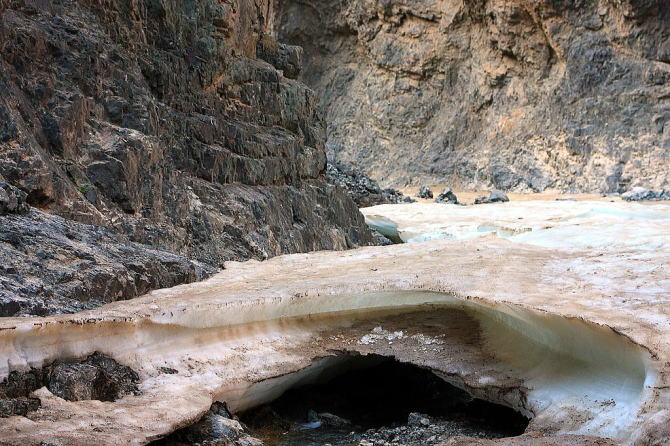 Lake Ugii, Tsenkher hot spring, Orkhon Valley, Ongi Temple, Khongor ...
