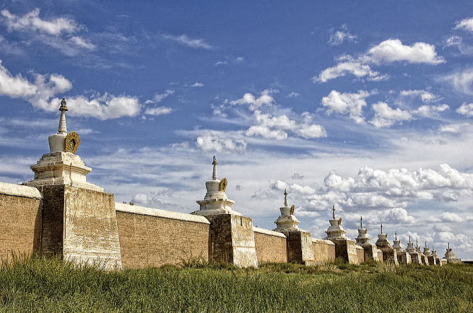 Lake Ugii, Tsenkher hot spring, Orkhon Valley, Ongi Temple, Khongor ...